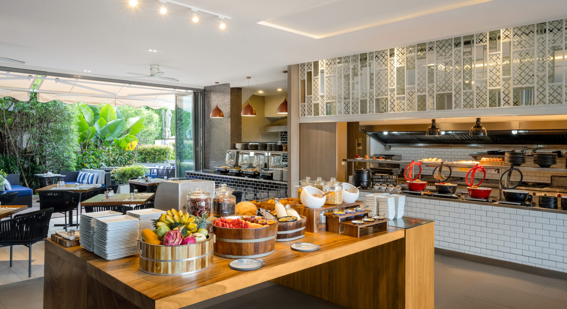 Phuket Thai Restaurant & Bar | Andaman Beach Hotel